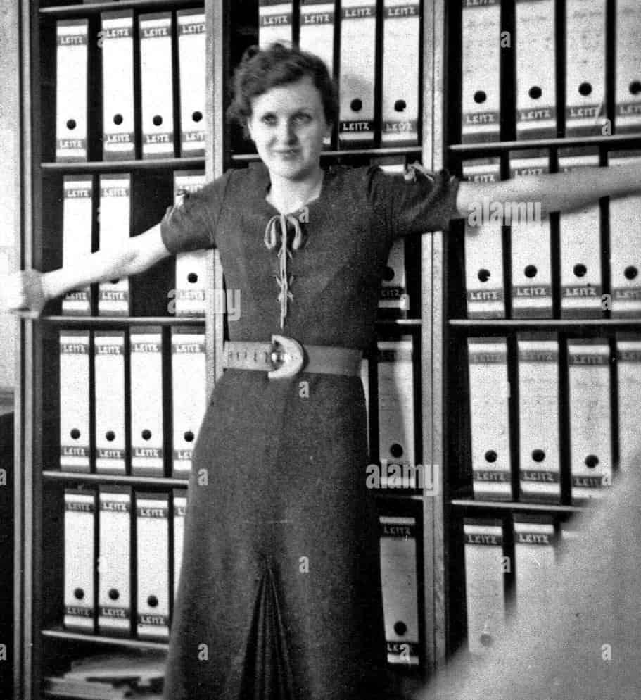 Eva Braun’s Personally Owned RARE ENVELOPE Taken By A U.S. Soldier From ...