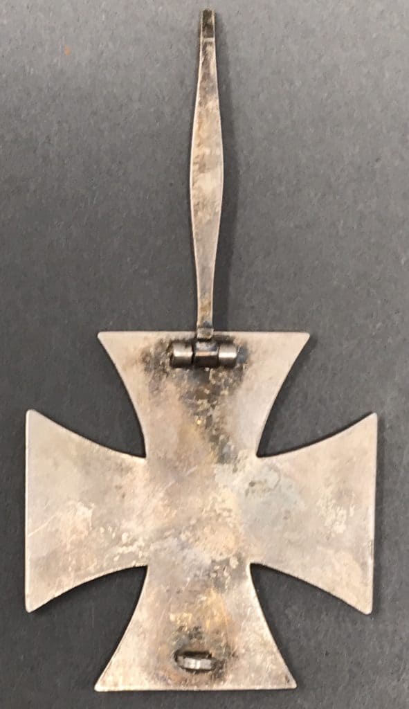 OUTSTANDING MAKER MARKED Original WWII German 1939 IRON CROSS 1ST CLASS ...