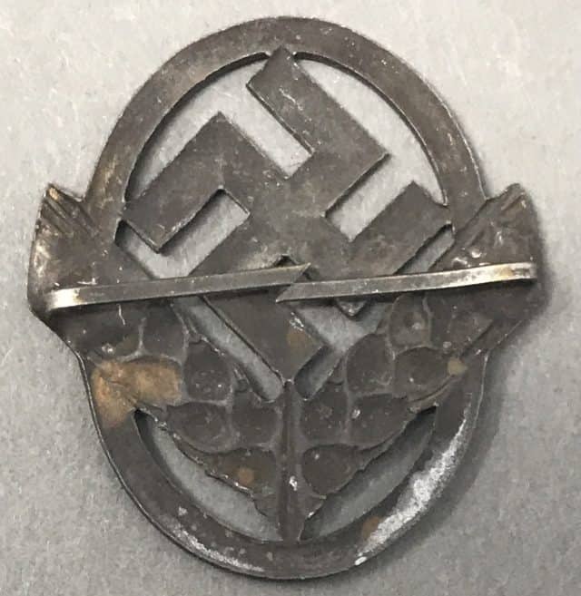 German Radwj War Helper's Service Badge - Kriegshilfsdienst Abzeichen