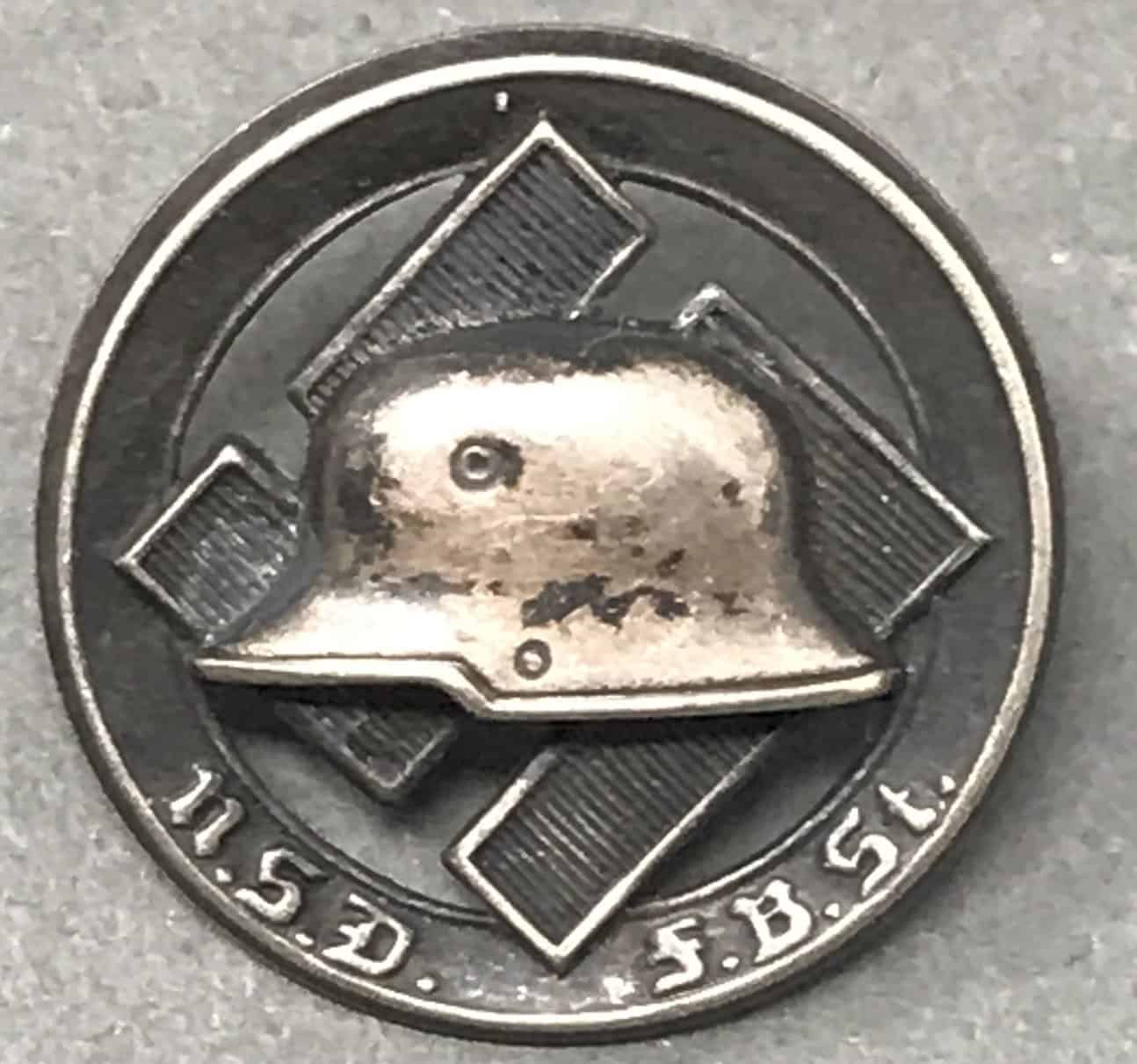 Authentic WWII Stahlhelm Lapel Pin: Veteran's Collectible