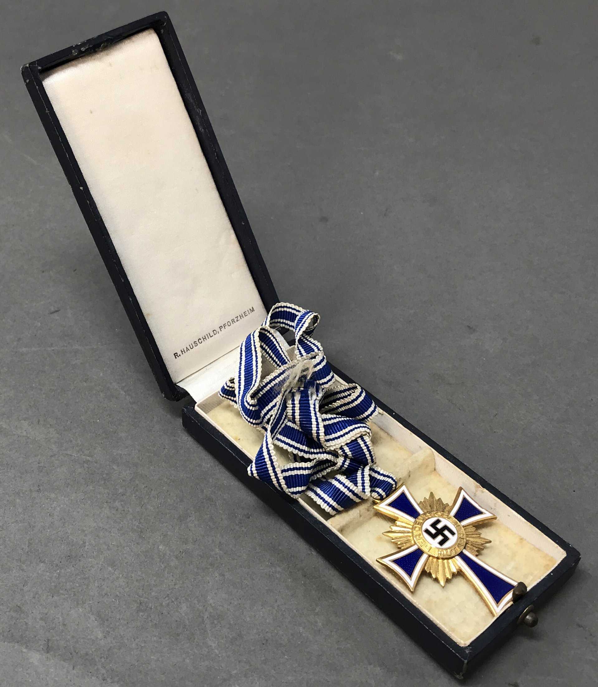 Exploring WWII: The German Mother's Cross in Gold History