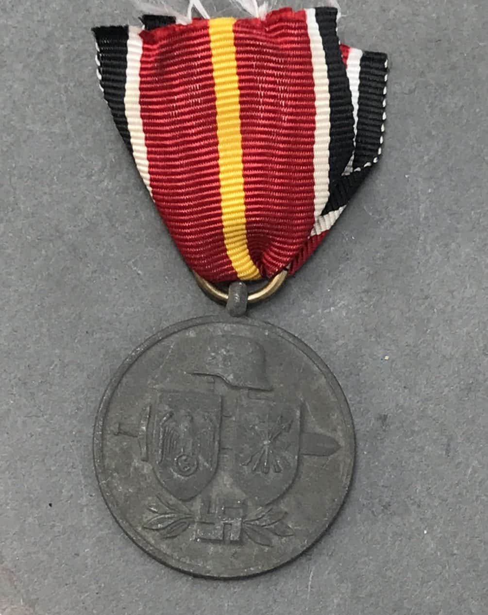 Rare German-Spanish Blue Division Bravery Medal 1941