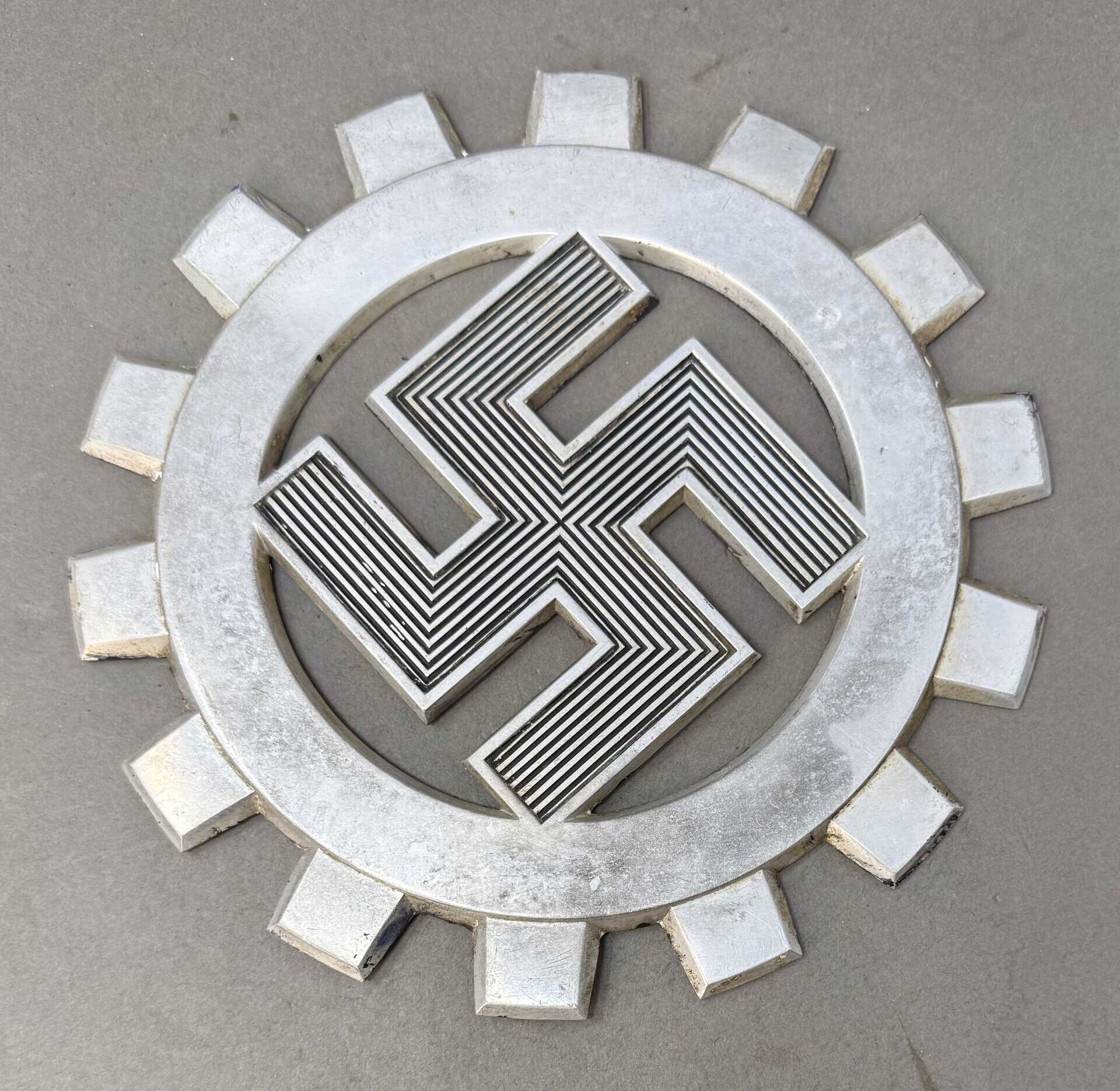 Original WWII German DAF Plaque – US Vet Bring-Back COA